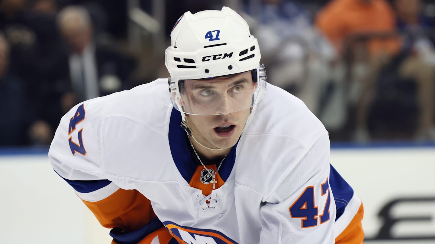 Liam Foudy is not making the NY Islanders decision easy as to who gets ...