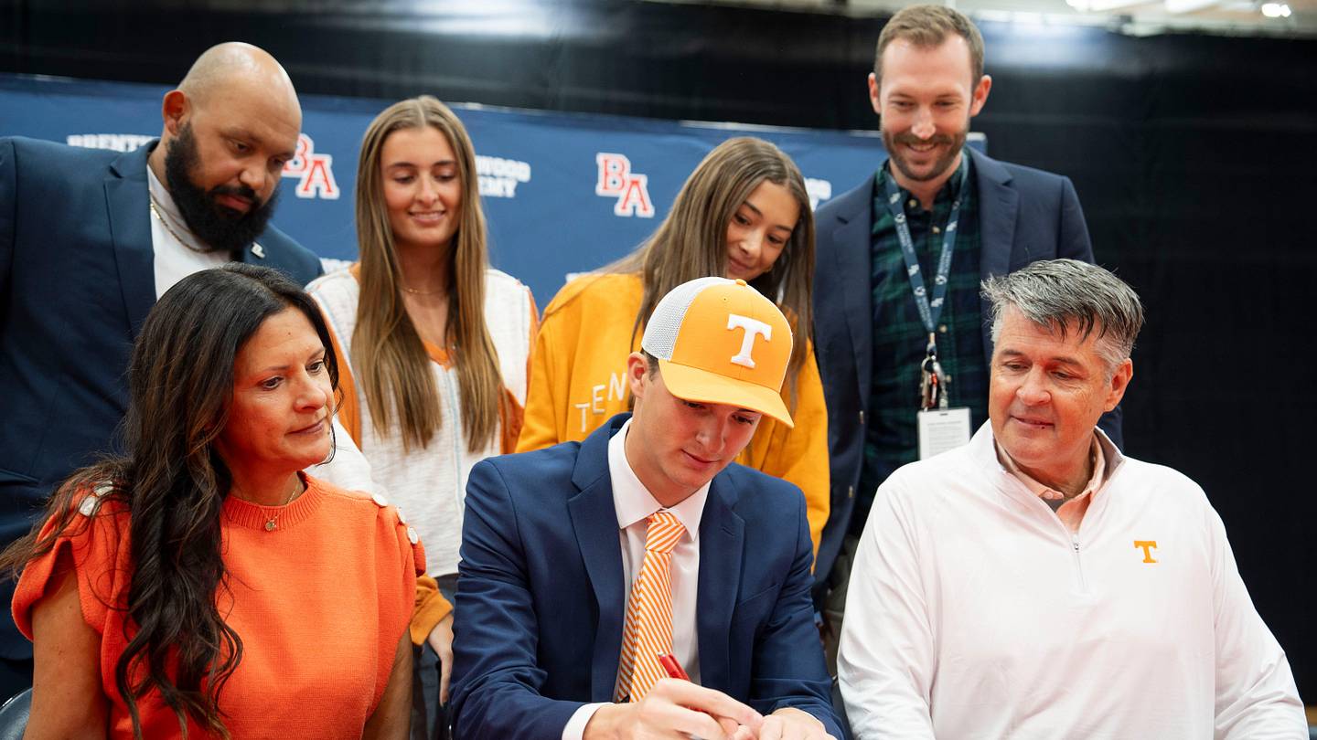 Vols Coach Josh Heupel Comments on George MacIntyre's First Spring Practice