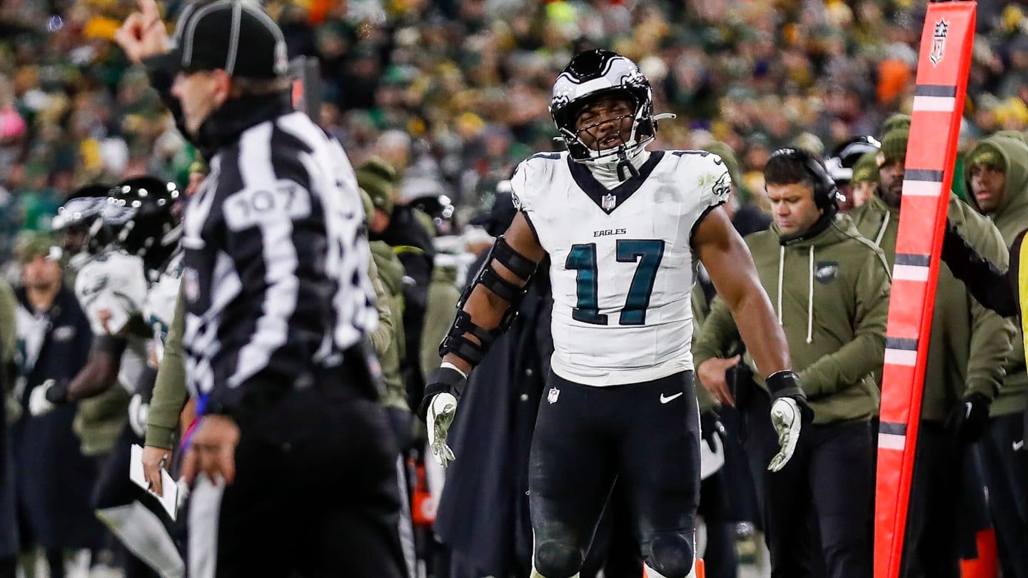 Eagles Linebacker Flexes Leadership Muscle: No Pointing Fingers