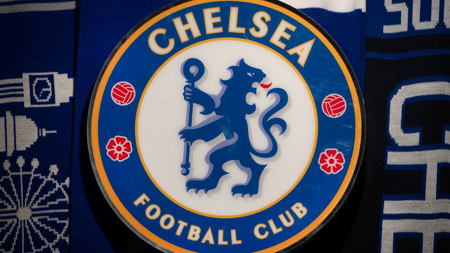Chelsea announce they've agreed deal with English centre-back