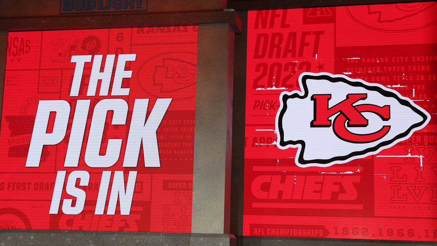 Every Chiefs fan should root for this Week 18 madness to unfold