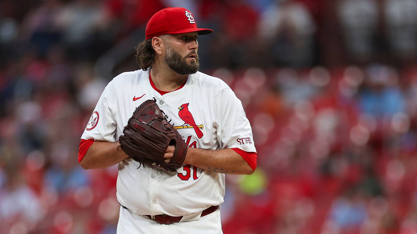 Cubs Rumors: Team is keeping tabs on a pair of familiar starting pitchers