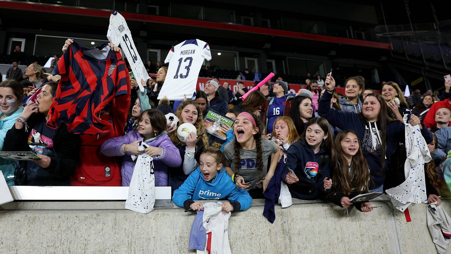 NWSL hits massive fan milestone ahead of playoffs, setting new audience ...