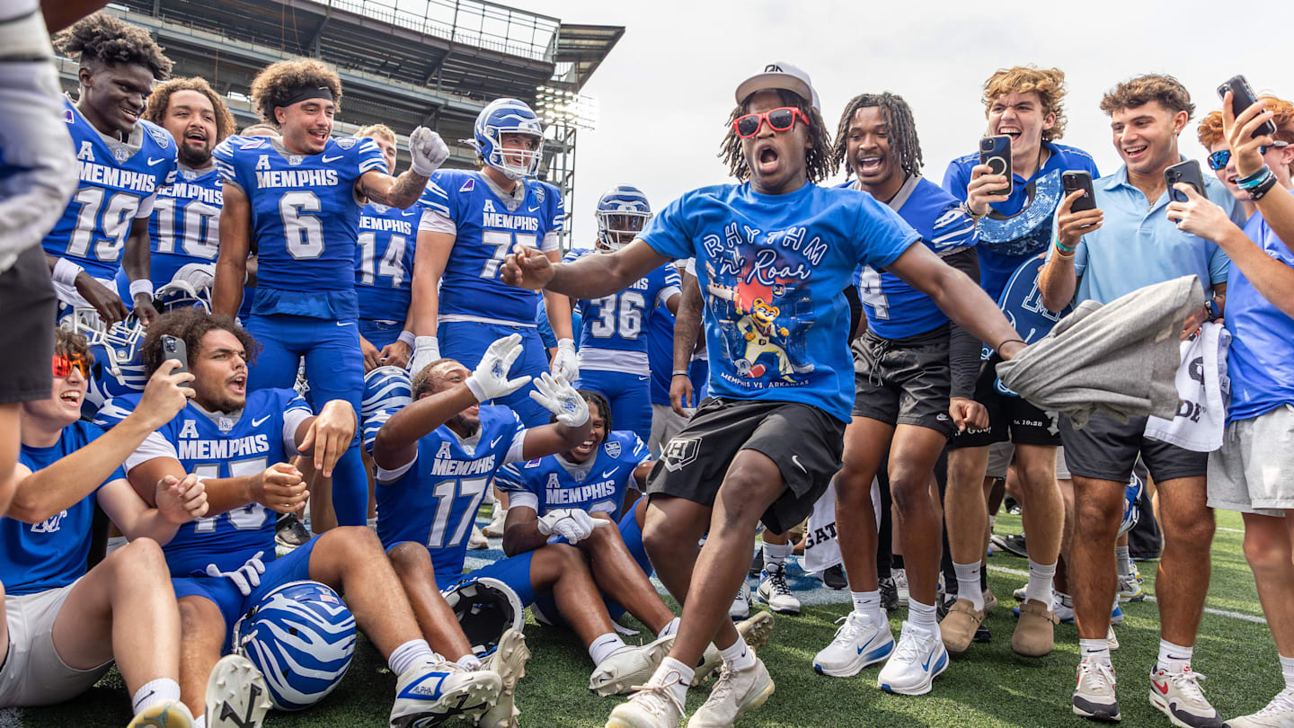 Memphis savagely trolls Arkansas after upsetting the Hogs in dramatic ...