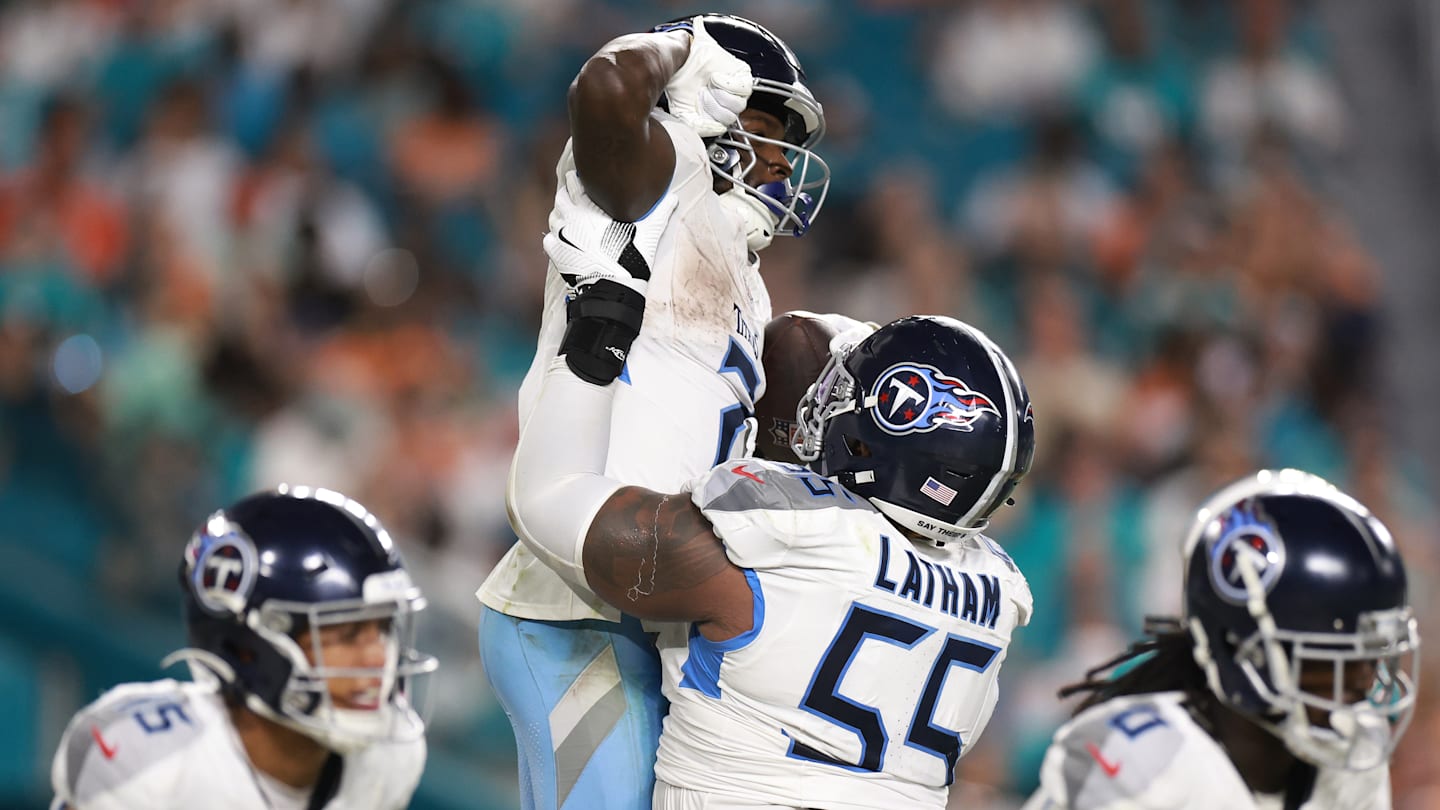 2 Titans named to midseason All-Rookie Team