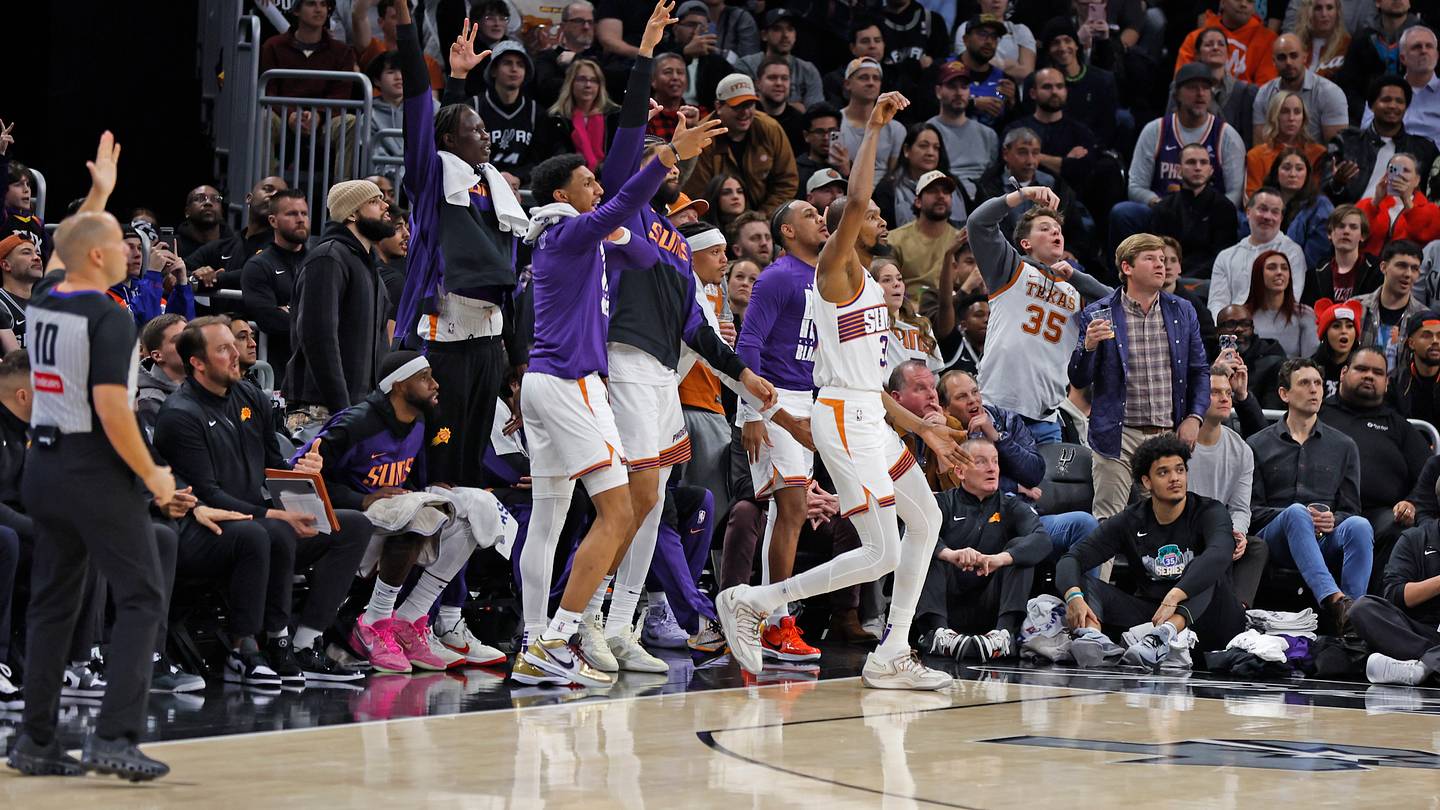 Phoenix Suns third-quarter MVP: You, the fans in The Valley