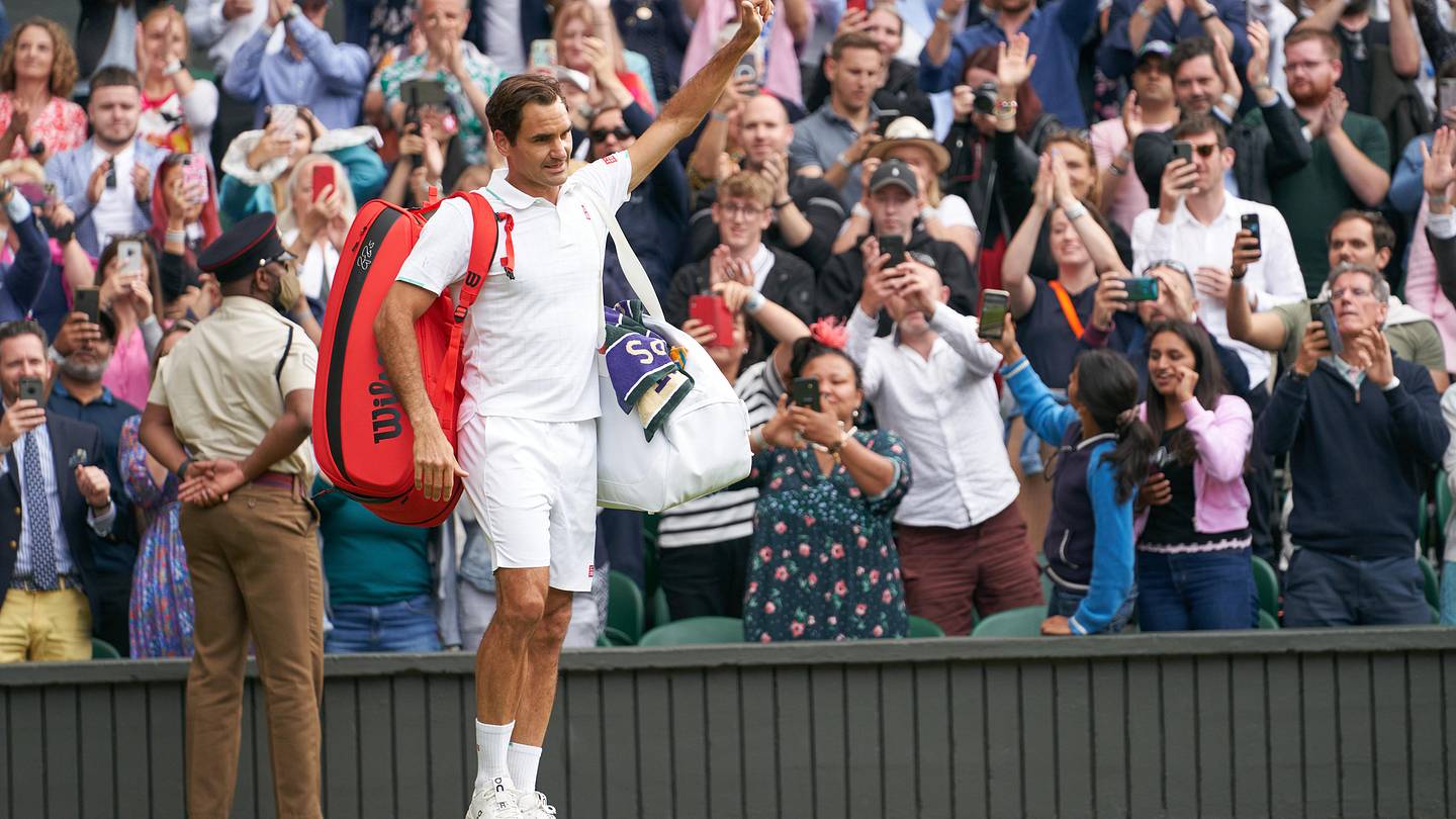 Federer’s Autographed 2004 Wimbledon Racket Goes To Auction