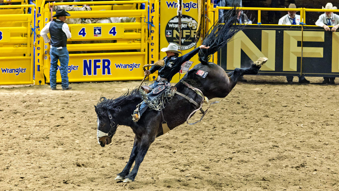 Brody Wells Masters First National Finals Rodeo With 90 Point Ride for ...
