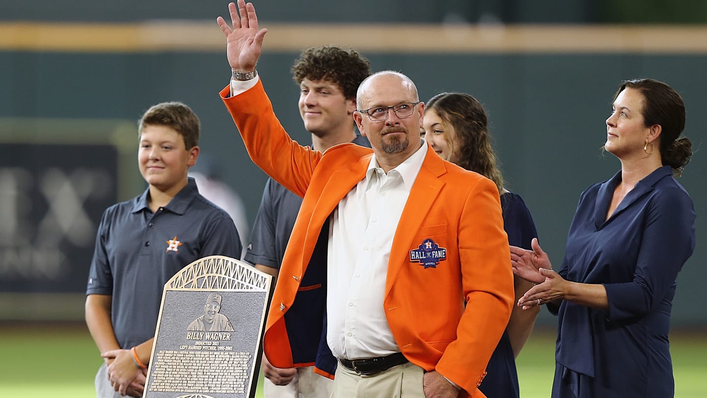 Billy Wagner broke down in tears after making the Hall of Fame in his final year of eligibility