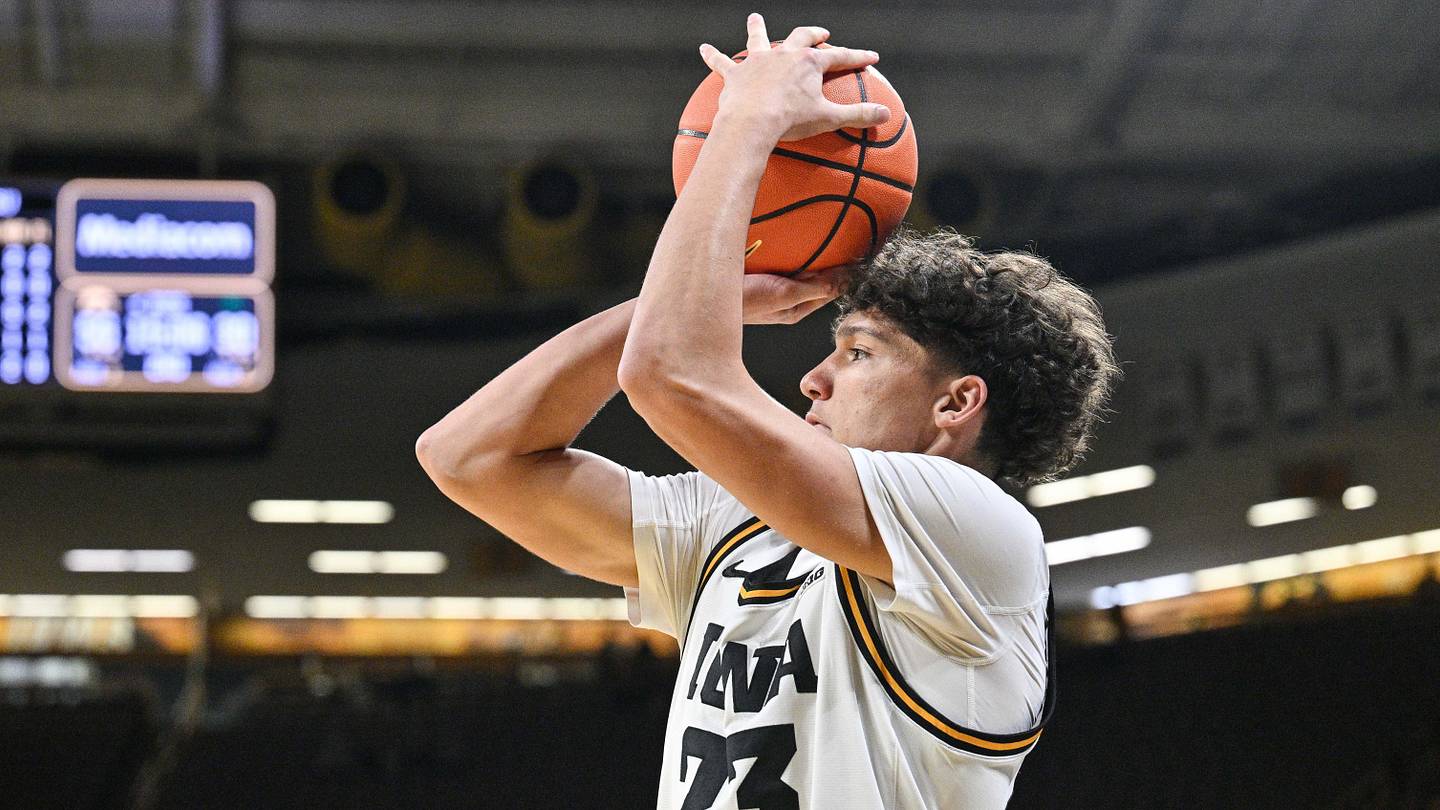 Isaia Howard's season-high in points paved the way for Iowa to capture ...