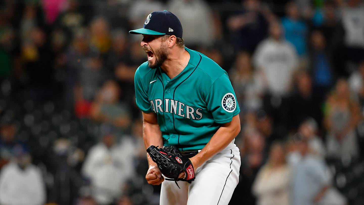 Former Mariners star reliever dealt in gut-wrenching Astros trade signs ...