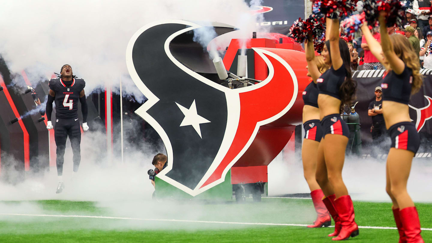 Texans, Steelers Reveal Initial Injury Report for Wild Card Matchup