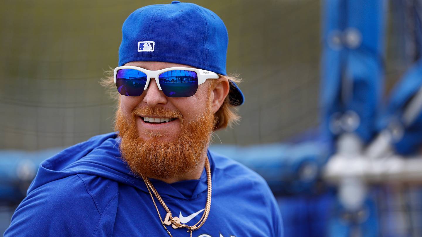 New Blue Jays addition Justin Turner shares heartwarming pregnancy ...