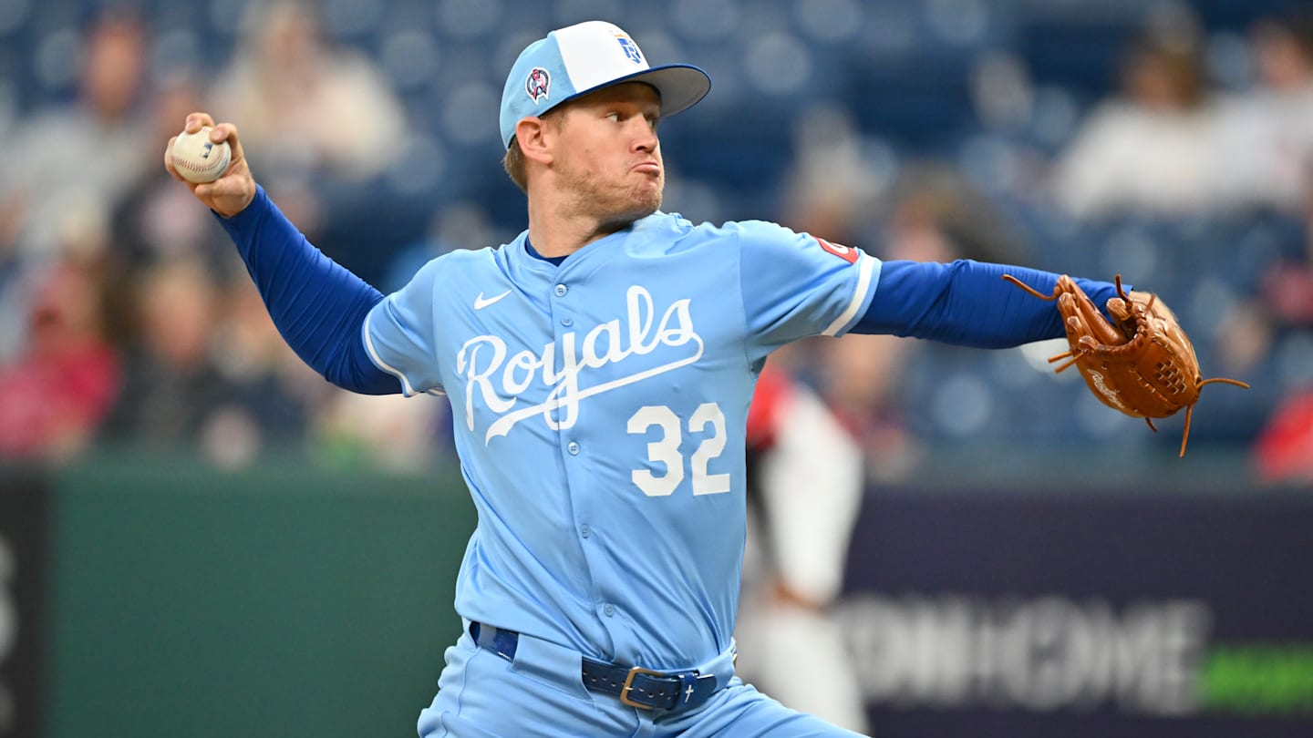 Former Padres pitcher dominating since trade to Royals