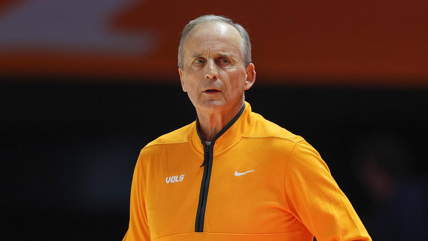 Tennessee Basketball HC Rick Barnes Reflects on 83-62 Win Over Louisville