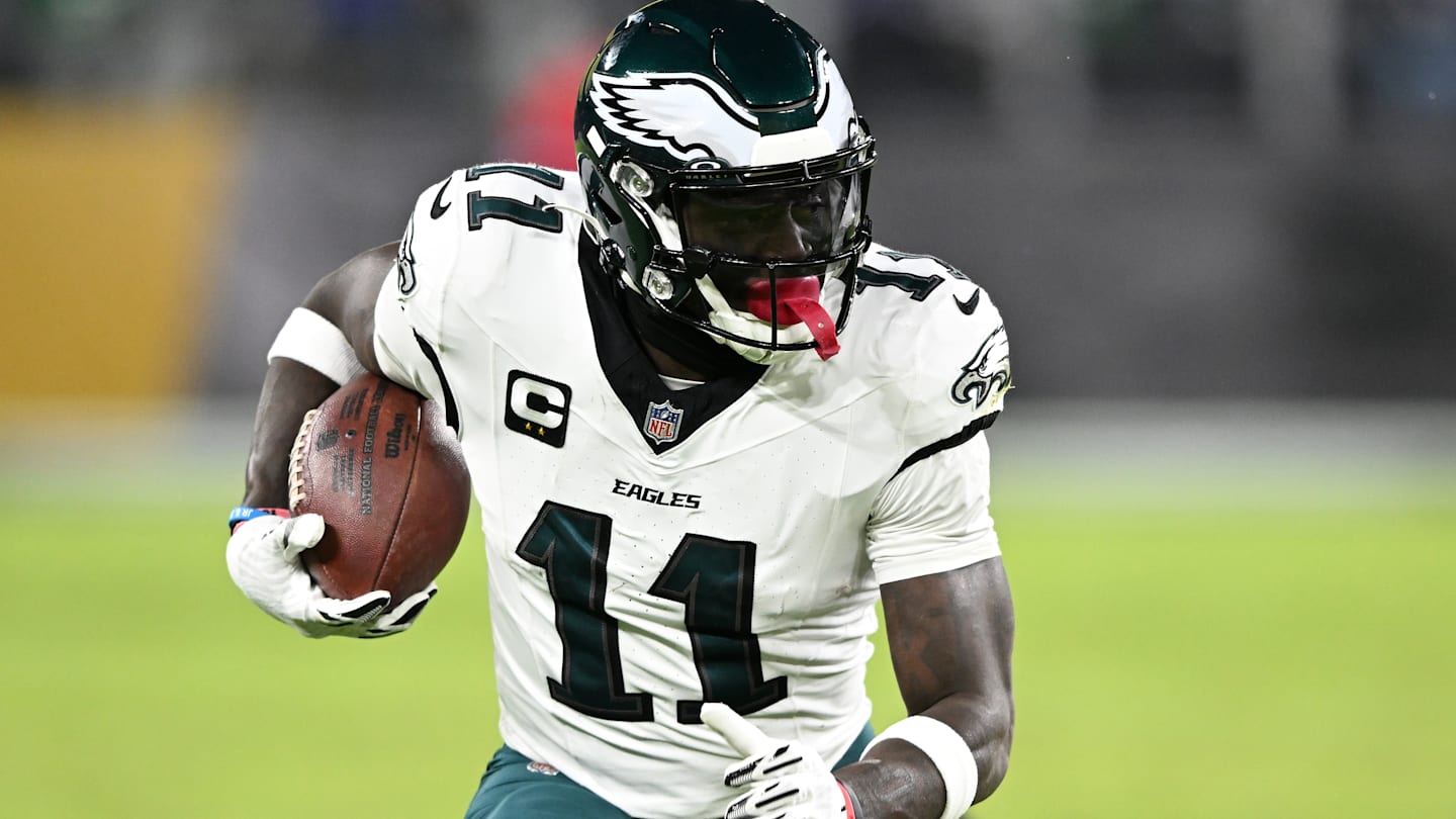 Eagles news: Rumored A.J. Brown frustration, Kudos for Philly's secret weapon