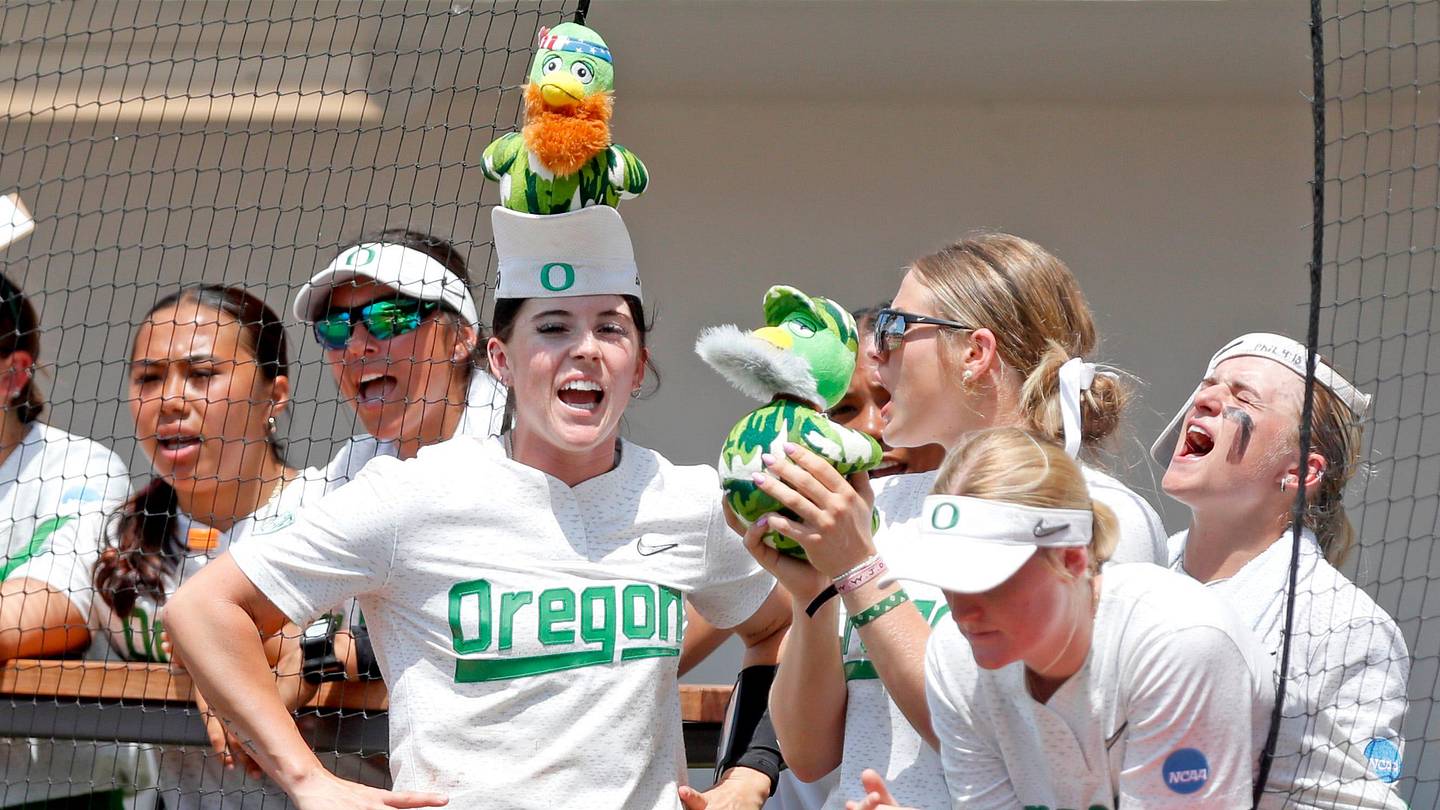 Oregon softball: Ducks add young talent to softball coaching staff