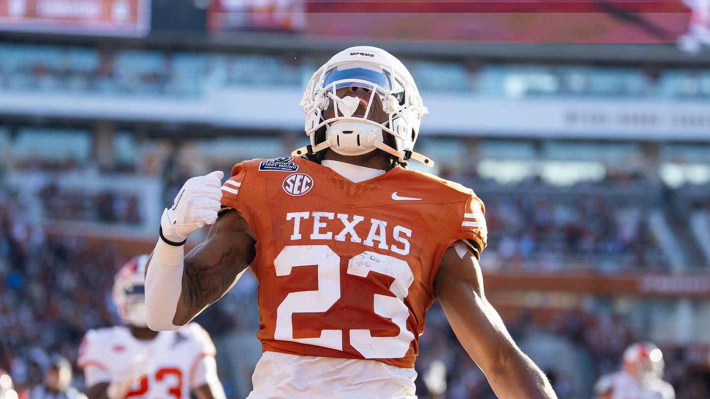 Texas vs. Clemson Tigers CFP Live In-Game Updates: Longhorns Get Goal ...