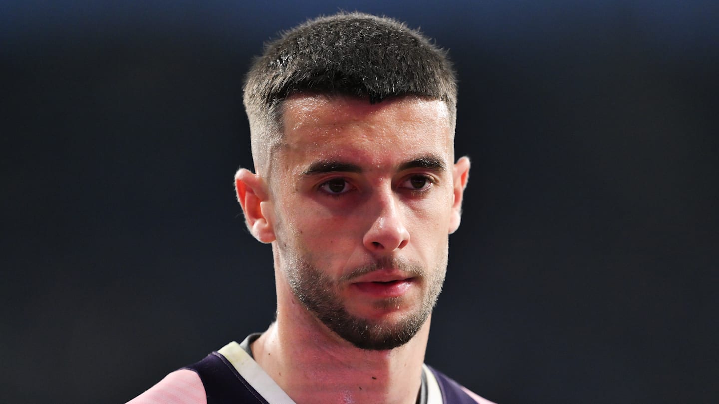 Arsenal must act quickly to sign priority goalkeeper transfer target