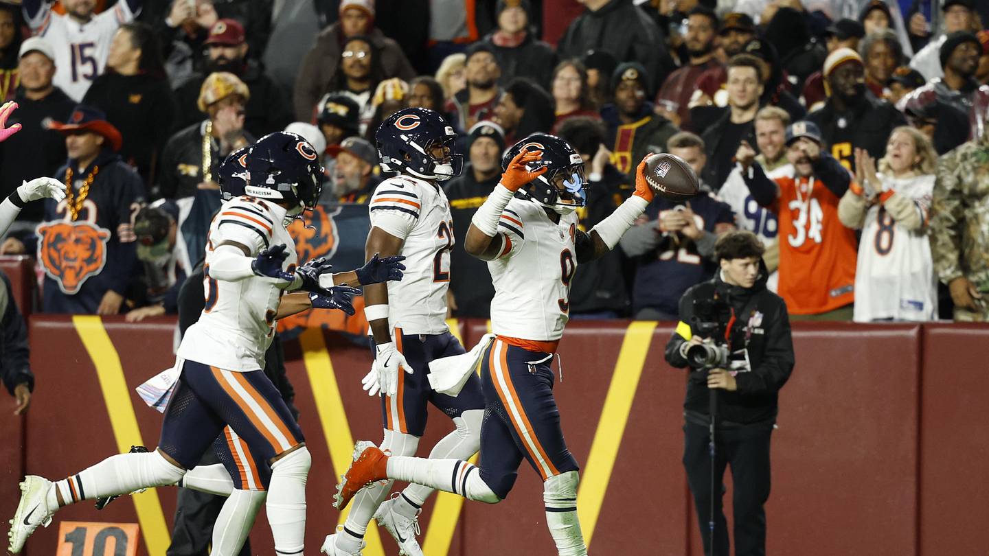 Backup kicker perfect as Bears jump to early lead over Commanders in ...