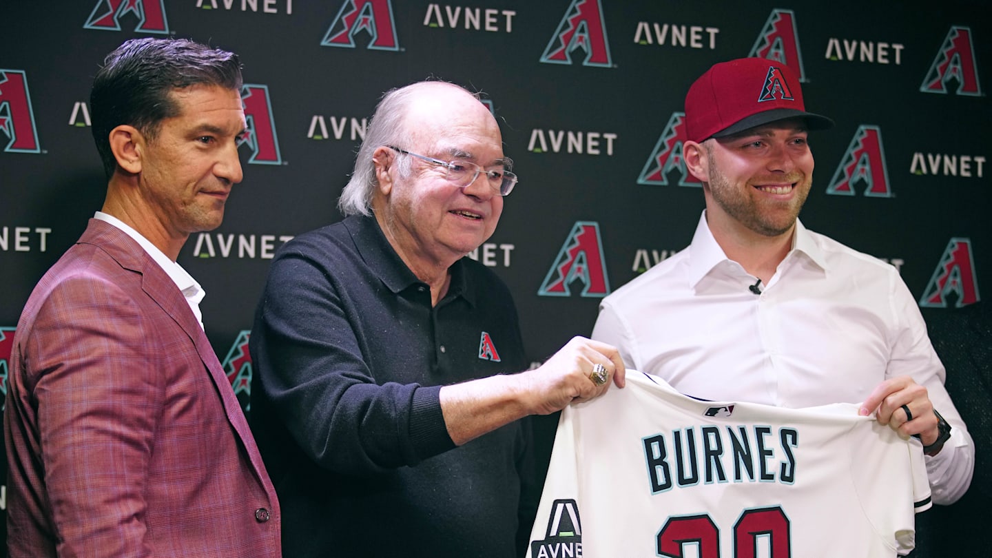 Diamondbacks GM discusses team's competitive advantage in free agency
