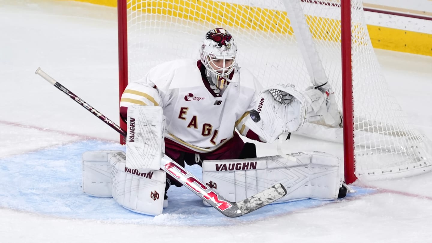 Boston College Goalie Earns Hockey East Rookie of the Week Award