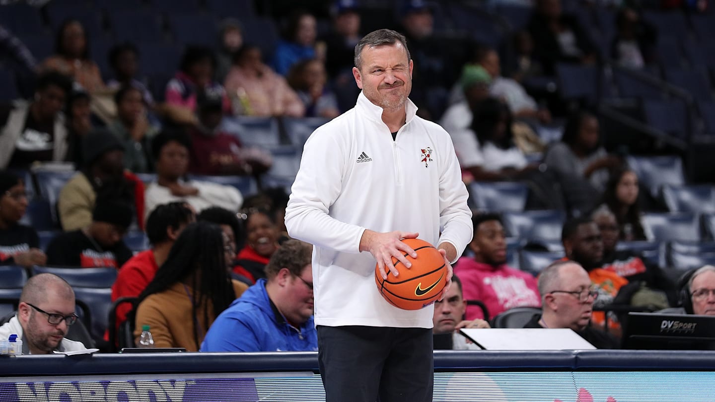 Louisville basketball’s dominant stat under Jeff Walz is Notre Dame’s ...