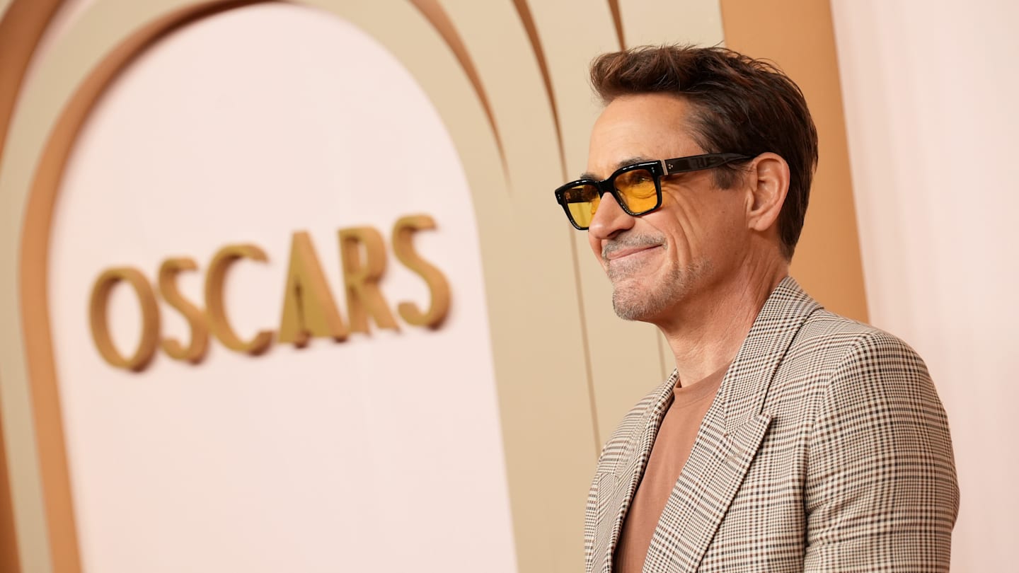 Robert Downey, Jr. and other SNL cast members nominated for Oscars
