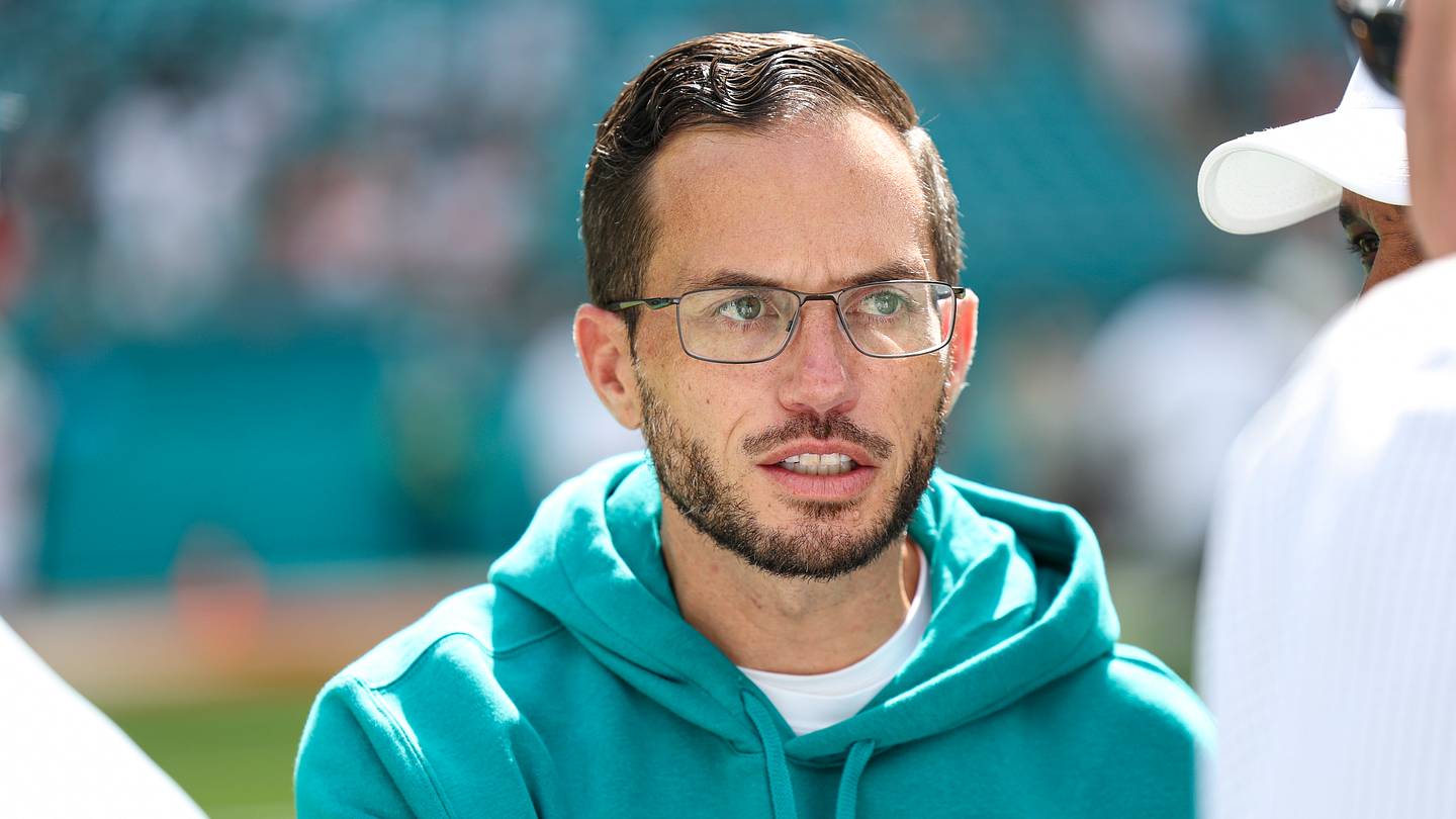 Mike McDaniel's reason for early Germany arrival will have Dolphins ...