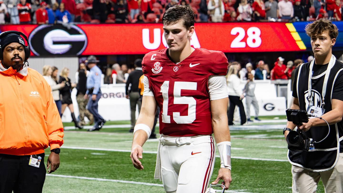 Alabama Snaps 17-Game Atlanta Win Streak: Notebook
