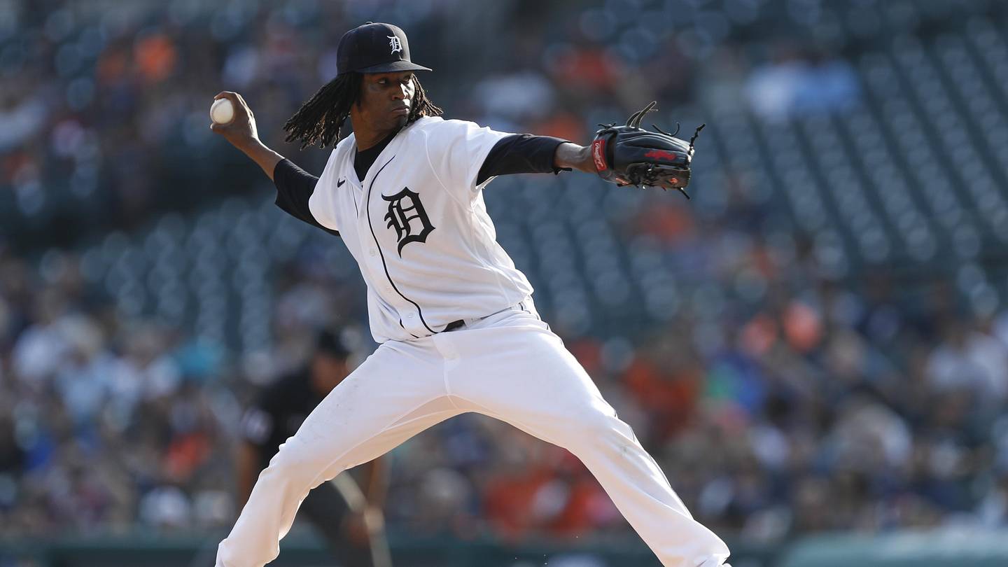 Former Tigers SP Enters Free Agency for Playoff Push After Clearing Waivers