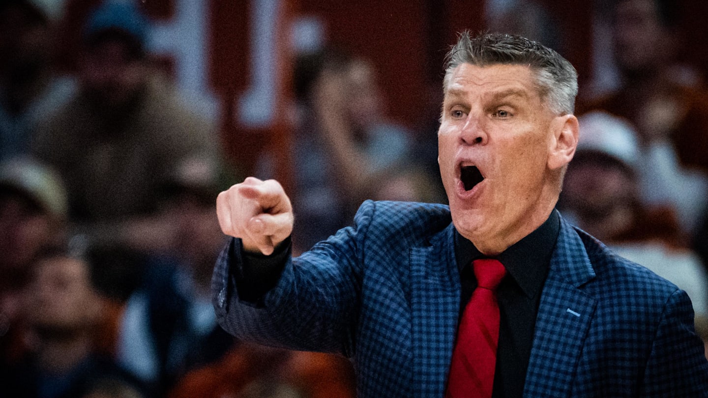 Porter Moser finally gets burnt-orange monkey off his back with ...