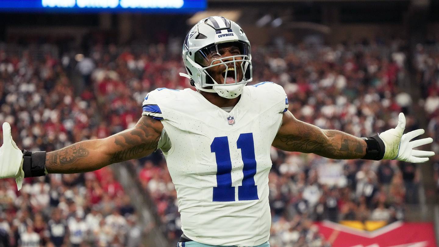 Cowboys avoid disaster as limping Micah Parsons returns from knee ...