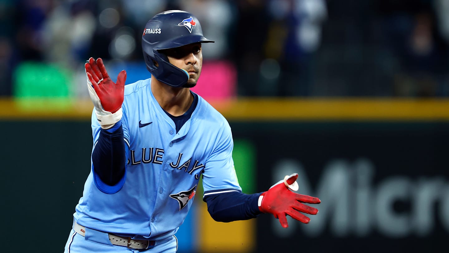 Mariners are inexplicably letting the Blue Jays' worst hitter turn the ...