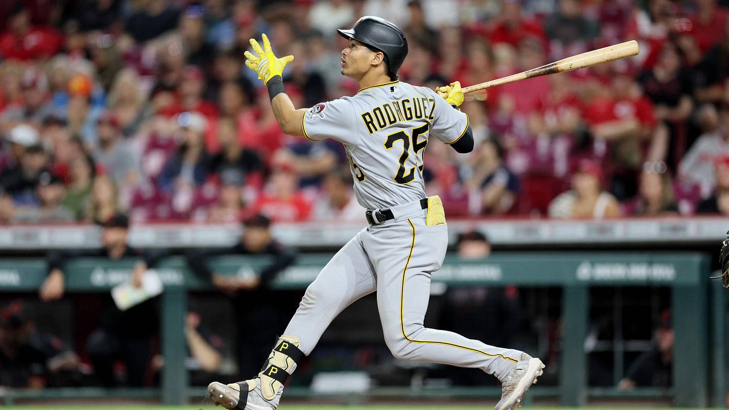 Pirates insider says don’t count on seeing Endy Rodriguez at first base ...