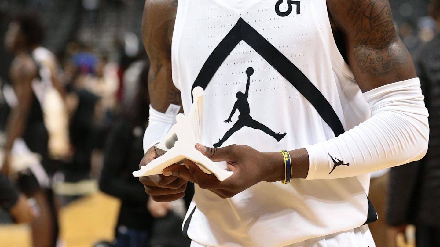 Michael Jordan Gives Advice to NBA Players Trying to Build Their Brand ...