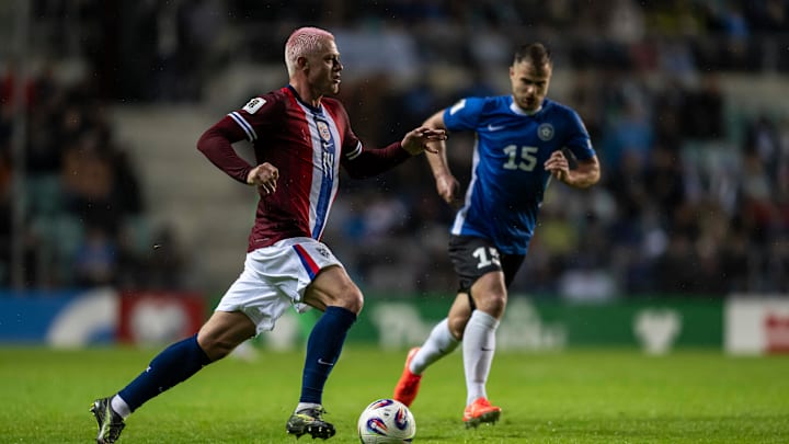 Sunderland and Wolves Eye £17.4M-Rated Talent Compared to PSG's Ballon d'Or Contender