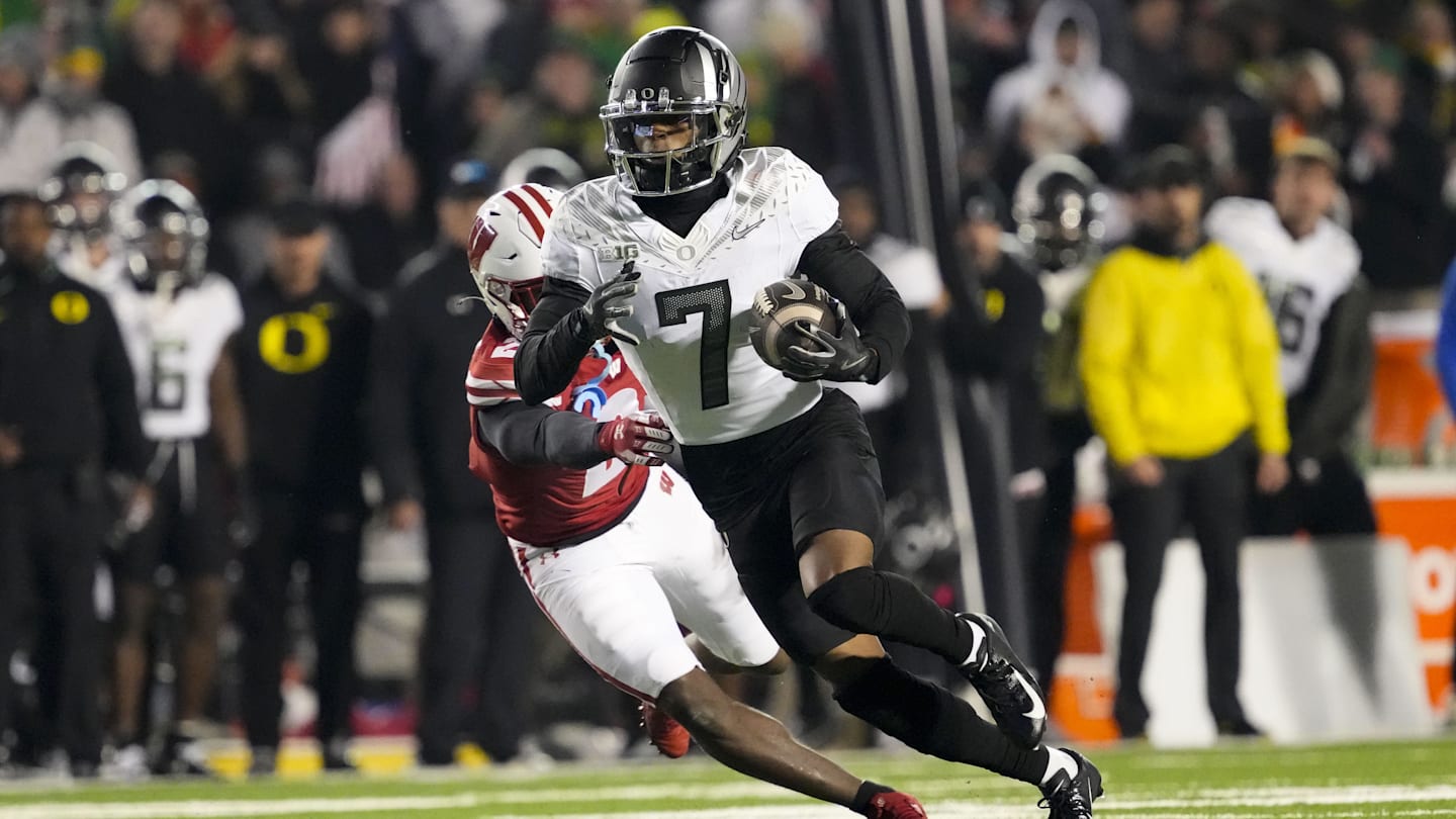 Oregon Ducks Snubbed In 2025 Top-25 Player Rankings: Evan Stewart ...