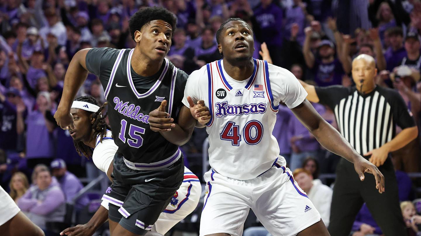 Wildcats star officially announces commitment to conference rival Iowa ...