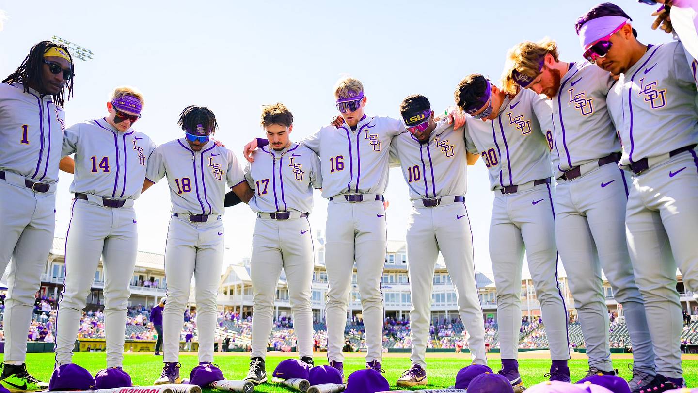 Live Updates: LSU Baseball vs. Coastal Carolina in Game 2 of National ...