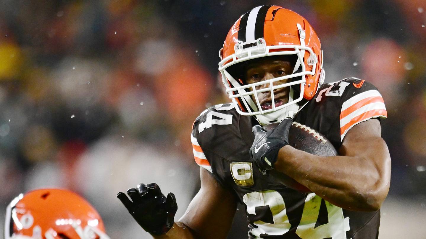 Bears' hopes for veteran running back dwindling after Nick Chubb report