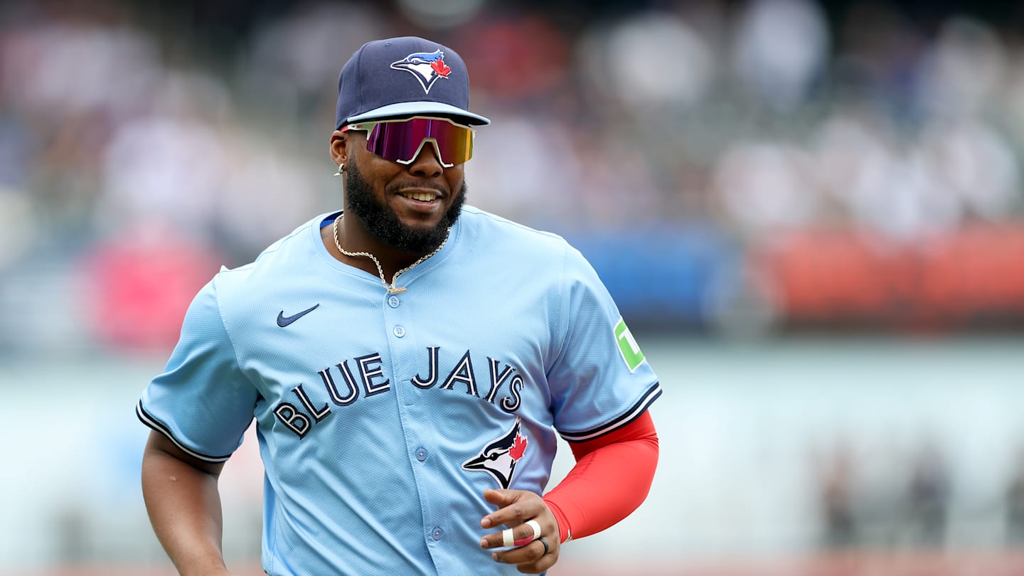Vladimir Guerrero Jr. contract makes Red Sox Rafael Devers deal look ...