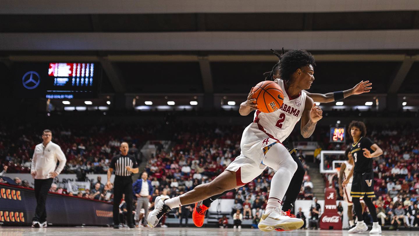 No. 4 Alabama Basketball Defeats Vanderbilt, Keeps Pace with Top of SEC