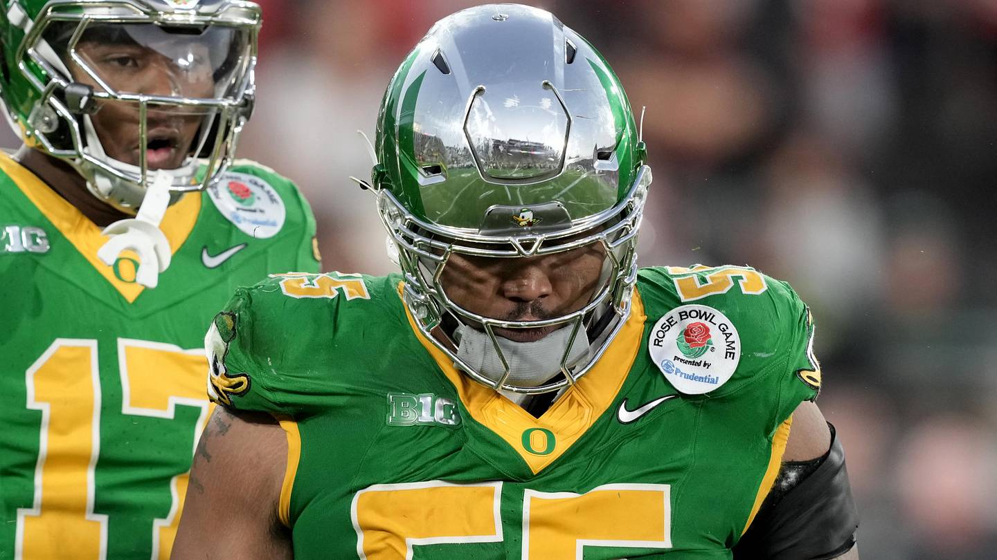 Bengals Take Oregon Defensive Tackle Derrick Harmon in Latest Sports ...