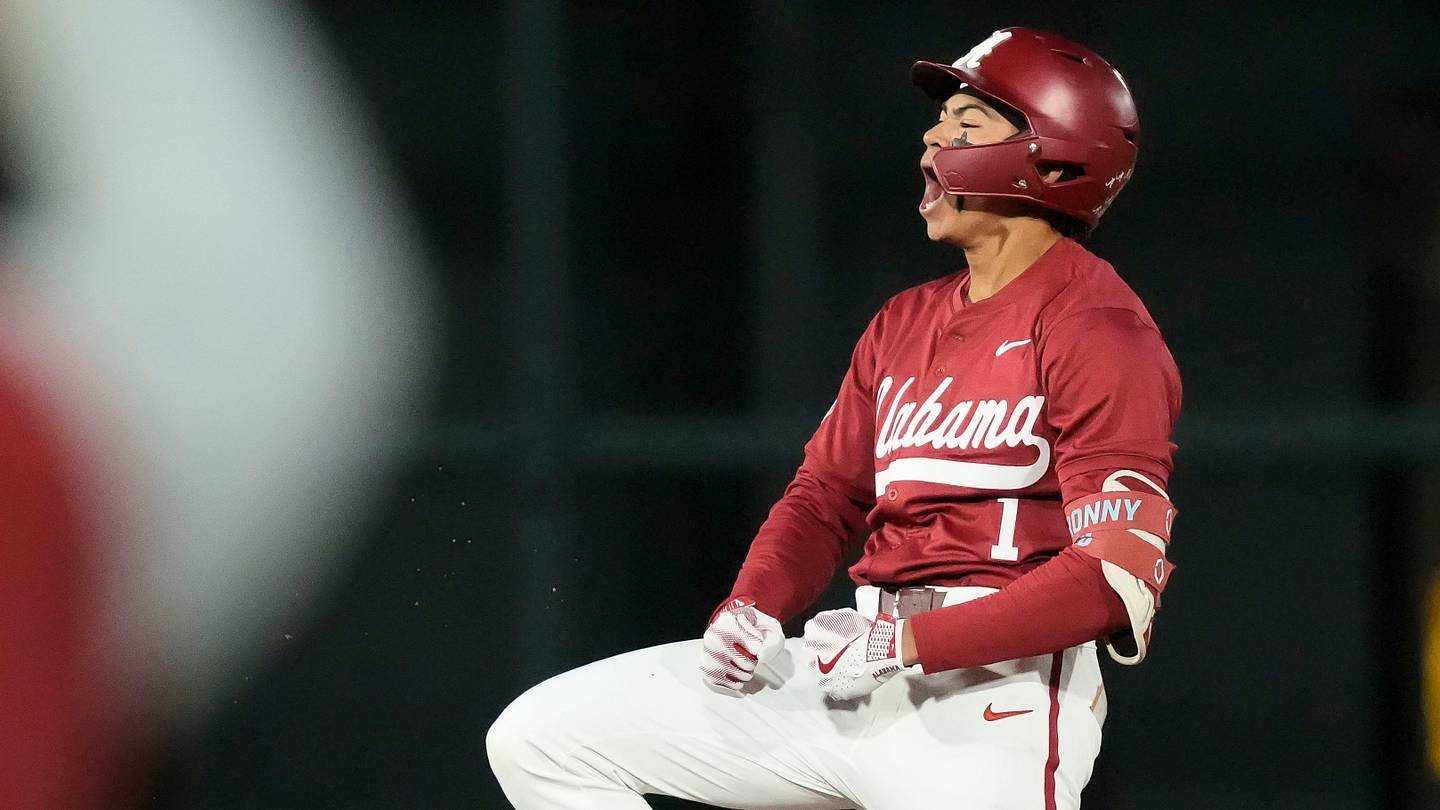 Alabama Crimson Tide News: Lebron walks off, Williams/Philon photo ...