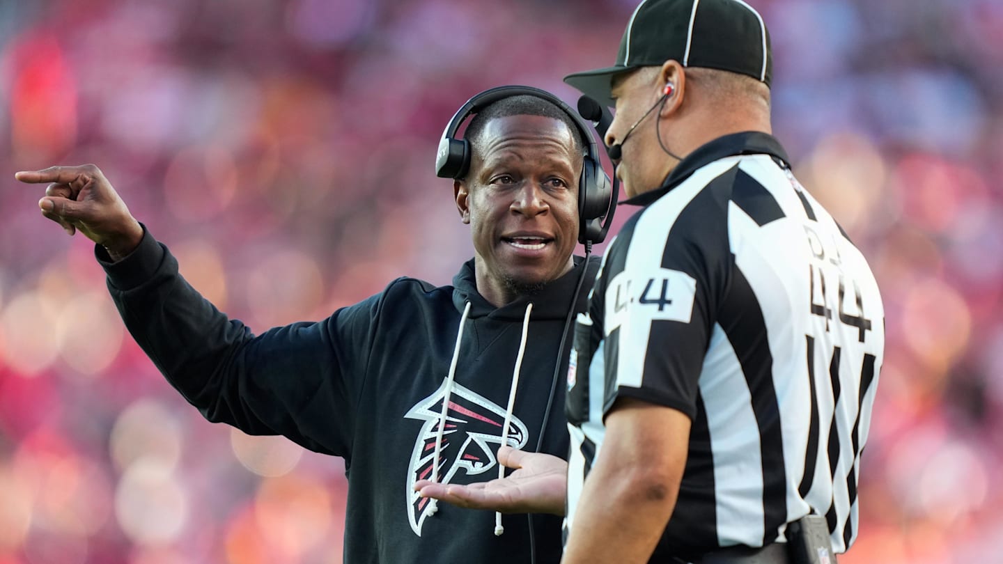 Rules analyst explains why refs screwed the Falcons late in SNF loss to ...