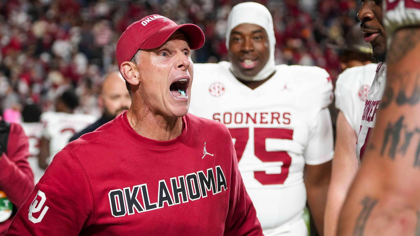 Oklahoma fans outraged after Sooners were stuck behind Notre Dame in ...