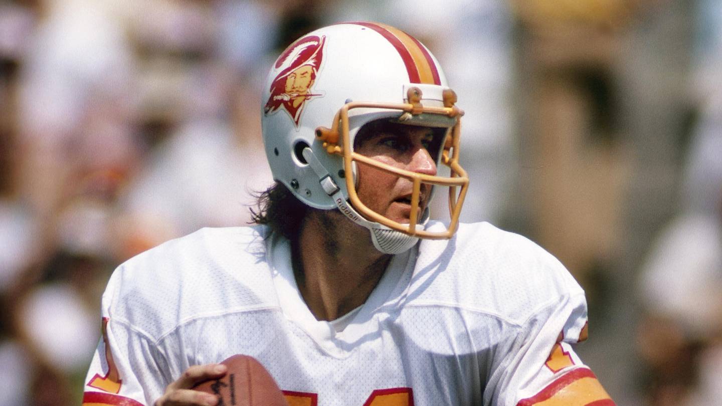 Buccaneers tease big throwback uniform news with football legend