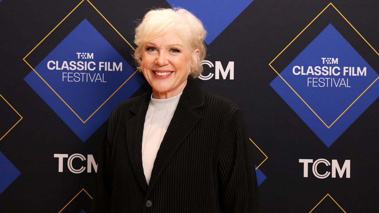 Julia Sweeney reflects on complicated legacy of SNL character Pat