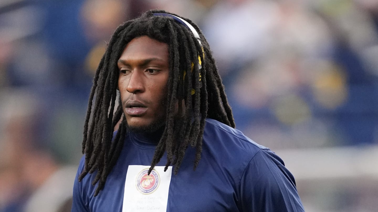 Slow-motion clip of Michigan LB head-butting a ref has Ohio State fans ...